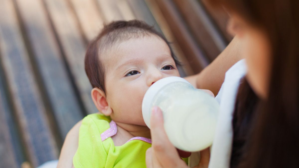 Bahaya Dot bagi Kesehatan Gigi Anak - KlikDokter