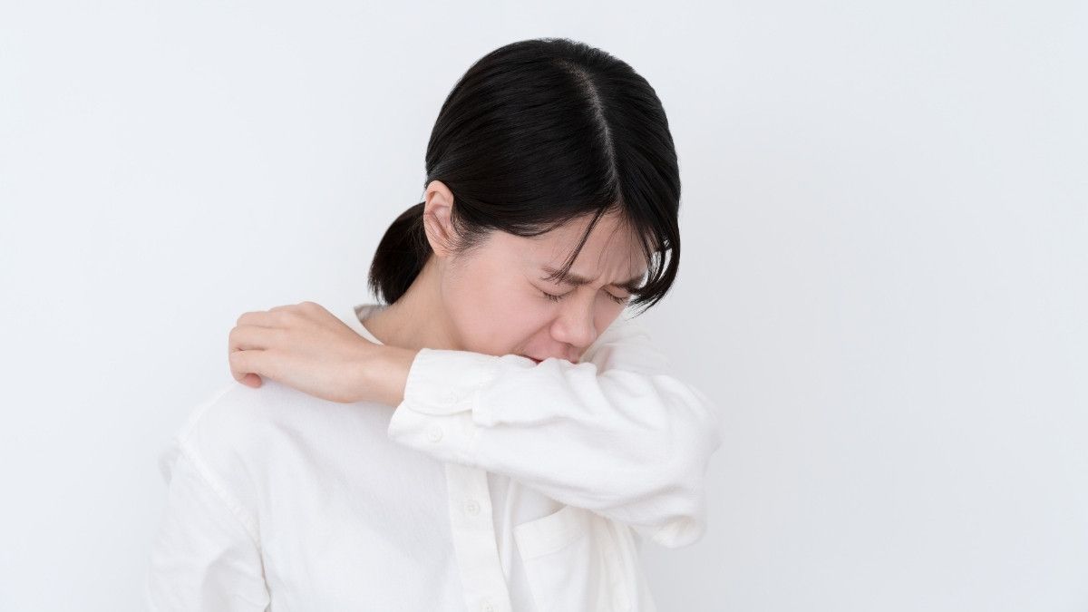 Penyebab Batuk Tak Kunjung Sembuh yang Mesti Diwaspadai - KlikDokter