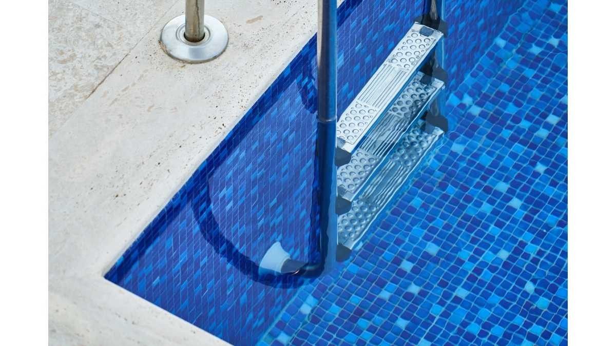 Segudang Manfaat Aqua Jogging untuk Kesehatan Tubuh Anda - KlikDokter