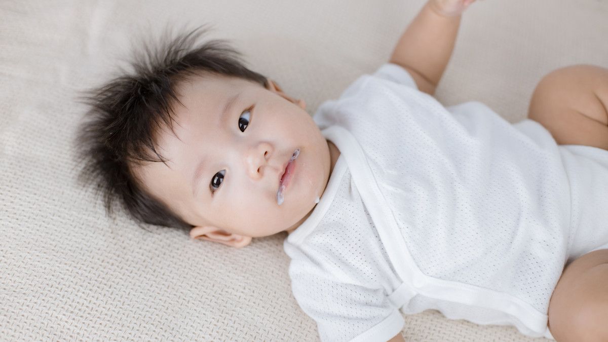 4 Tips Merawat Bayi dengan GERD - KlikDokter