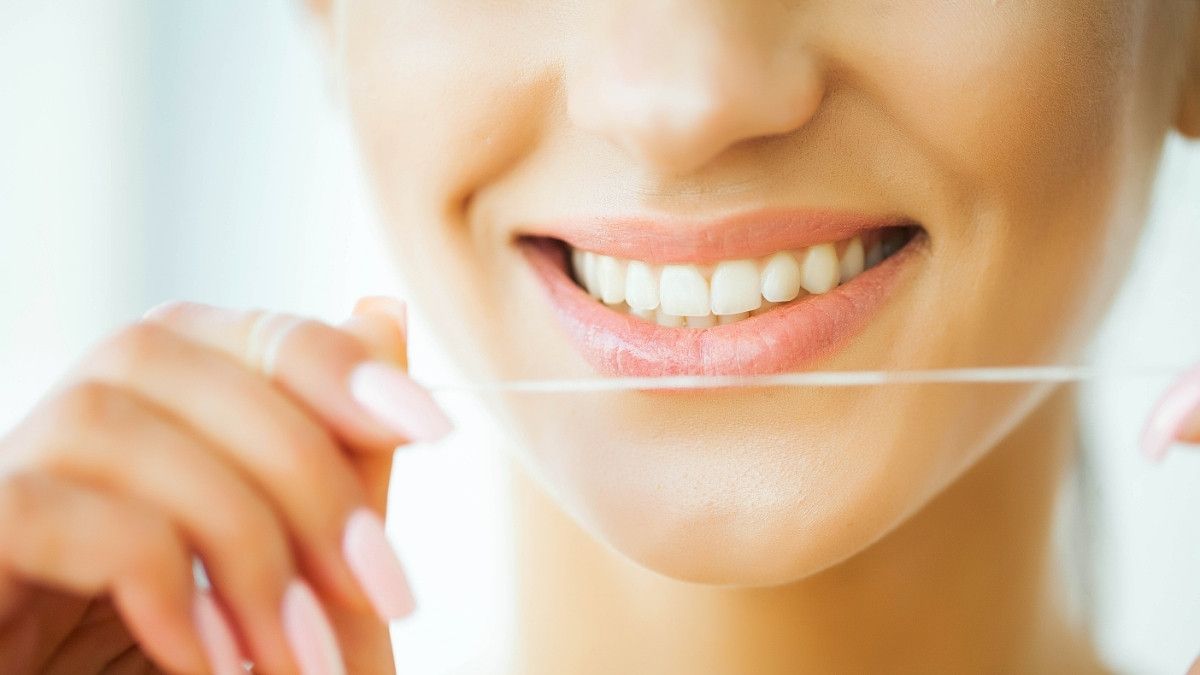 Penyebab Sakit Gigi Setelah Flossing, Apa Saja? - KlikDokter