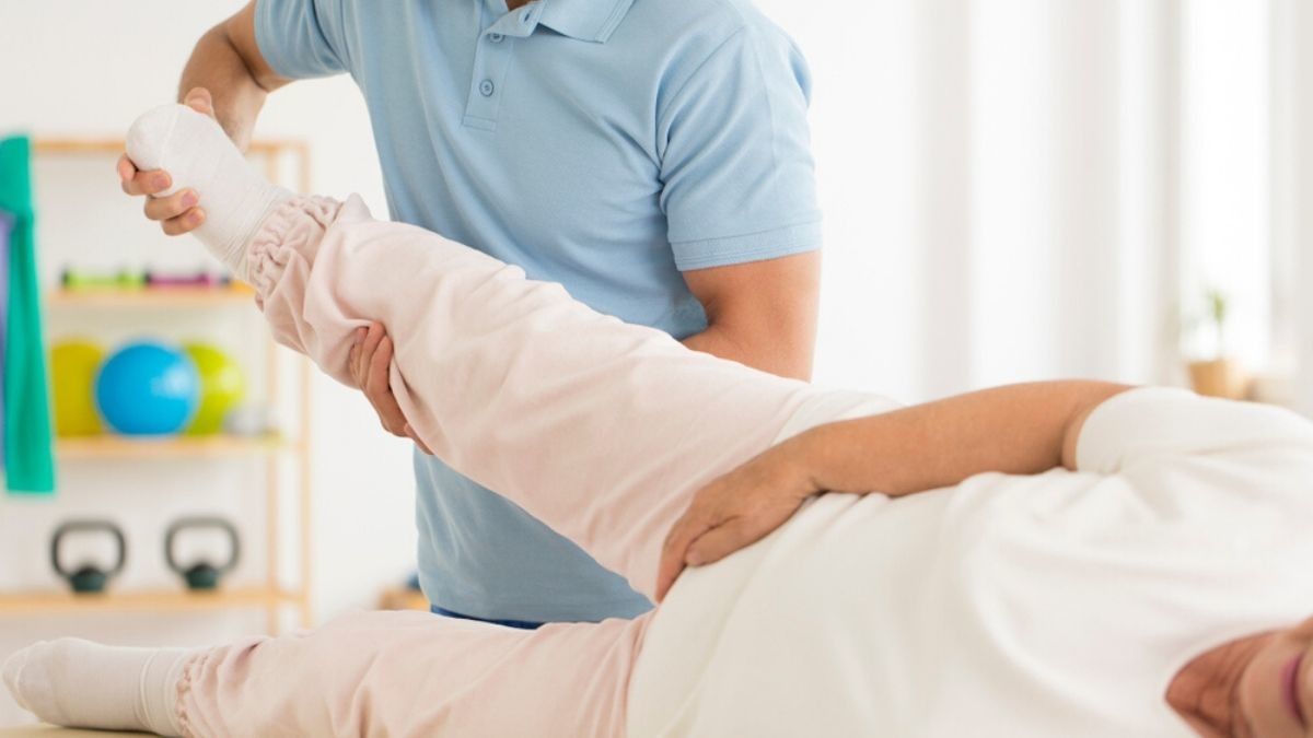 Jenis-Jenis Terapi untuk Penderita Stroke yang Perlu Anda Tahu - KlikDokter