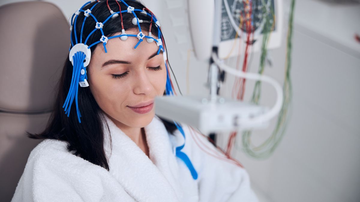 Kenali Electroencephalography (EEG), Tes untuk Mengukur Aktivitas Otak ...