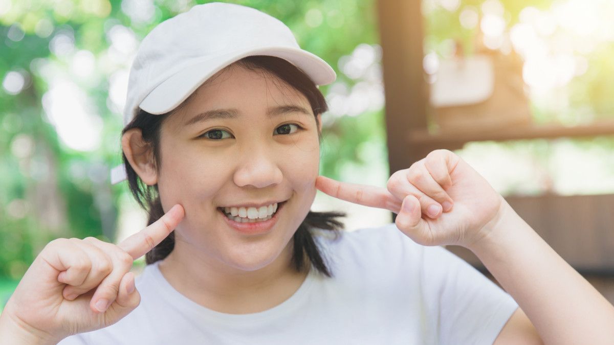 Bukan Pipi Chubby, Ketahui Penyakit Moon Face - KlikDokter