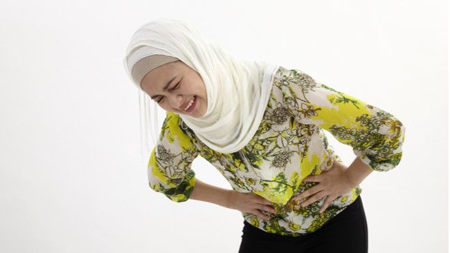 5 Penyebab Sembelit Saat Puasa - KlikDokter