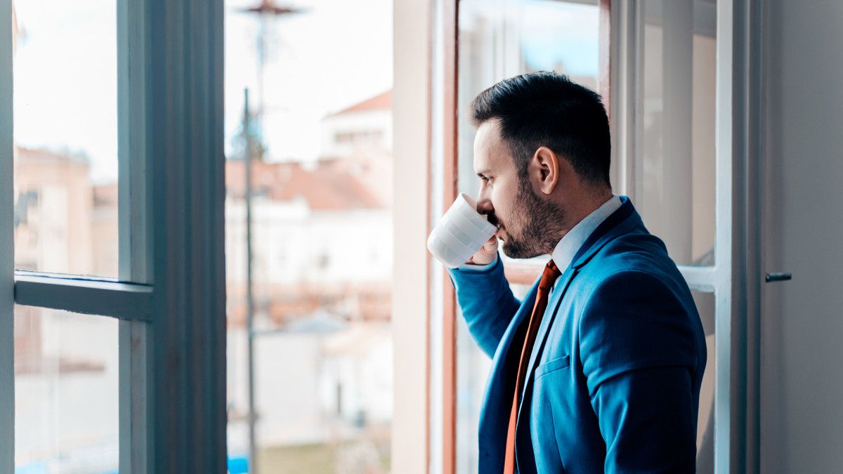 Kerja di Ruangan Ber-AC? Ikuti Anjuran Pencegahan Penularan Virus Corona Ini! - KlikDokter