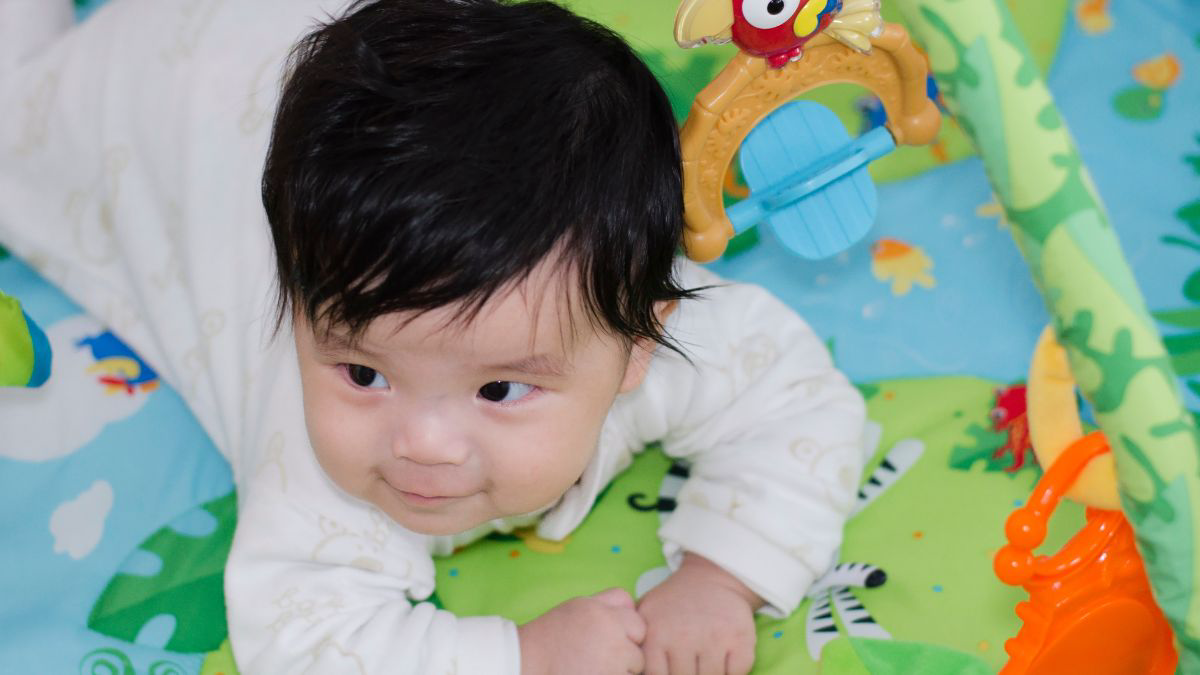 Tumbuh Kembang Bayi 5 Bulan - KlikDokter