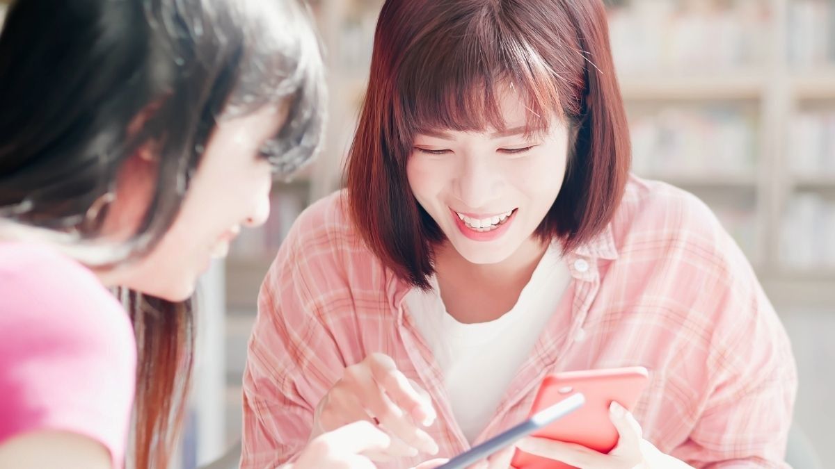 7 Topik Pembicaraan dengan Teman Lama, Anti-Canggung! - KlikDokter