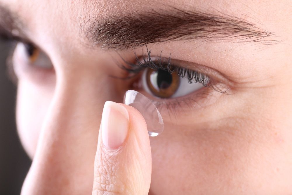 Atasi Luka Kornea Mata dengan Terapi Softlens - KlikDokter