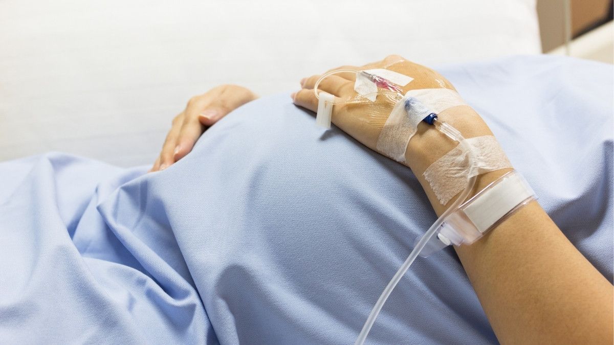 Lakukan Ini Bila Hemoglobin Bumil Rendah Jelang Persalinan - KlikDokter
