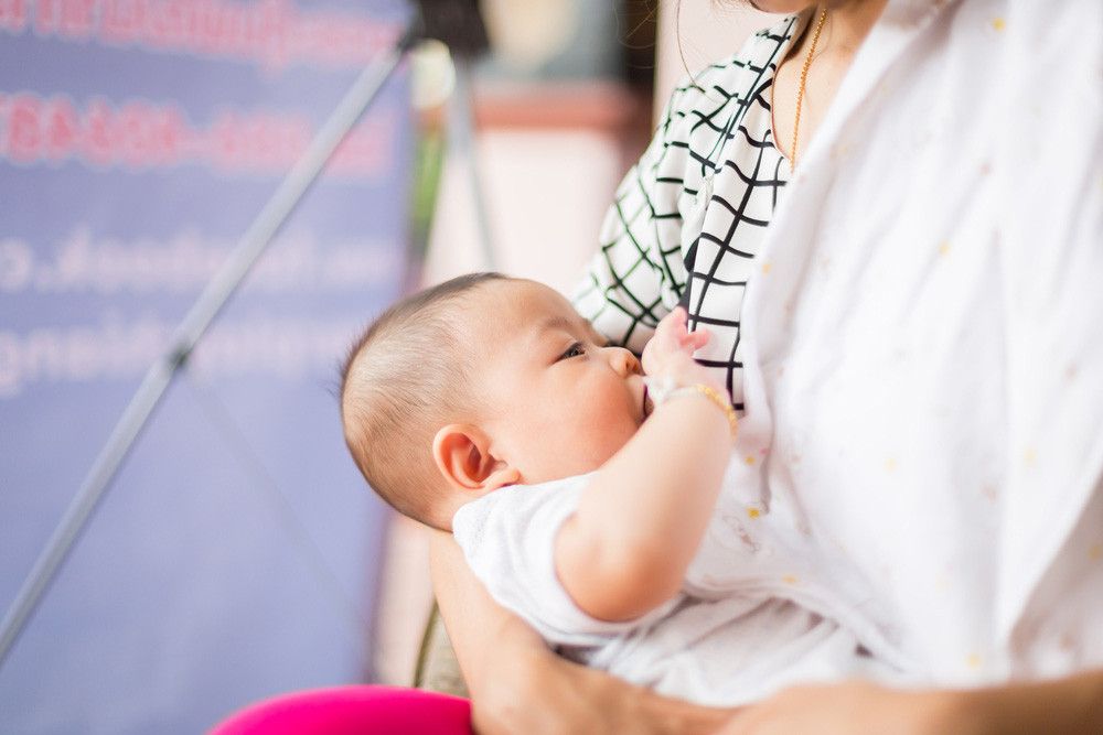 Posisi dan Teknik Menyusui yang Benar dan Aman - KlikDokter