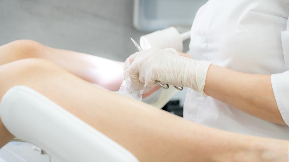 Mengenal Alat Forceps untuk Bantu Proses Persalinan Normal - KlikDokter