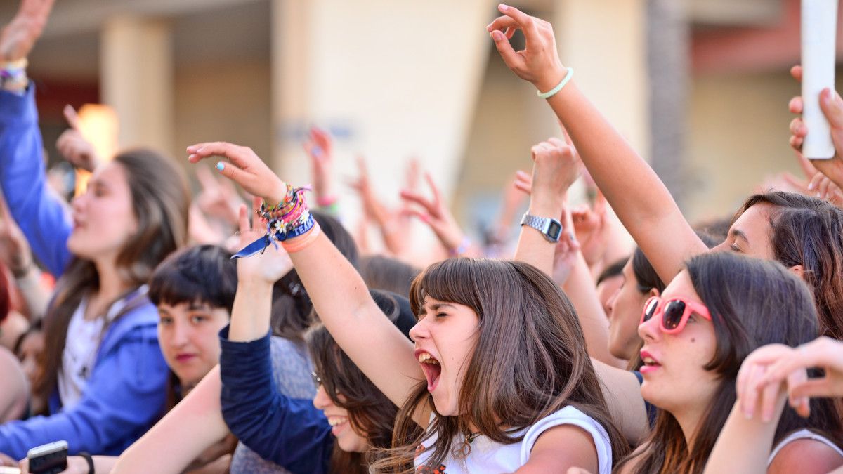 Anak Jatuh Cinta Sama Pria Lebih Tua Normalkah Klikdokter