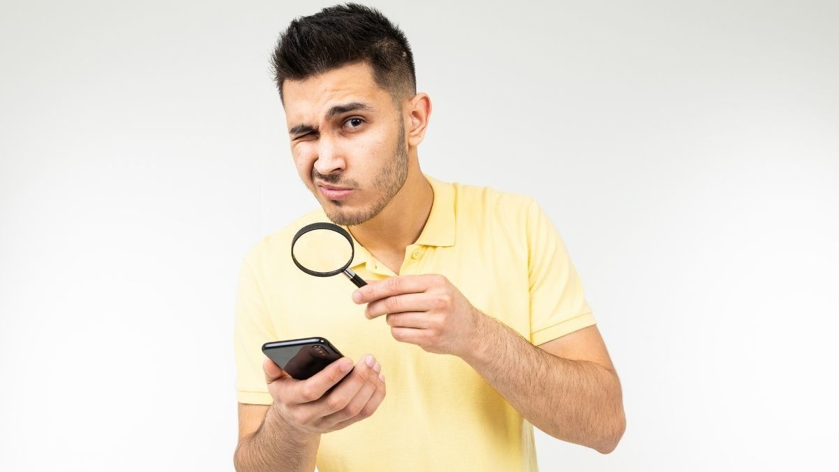 Alat Bantu Baca Optik untuk Kondisi Low Vision - KlikDokter