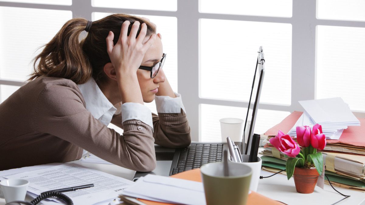 Stres di Tempat Kerja Ternyata Ada Manfaatnya - KlikDokter