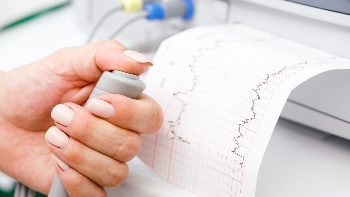 Fungsi dan Prosedur Pemakaian Alat CTG atau Kardiotokografi - KlikDokter
