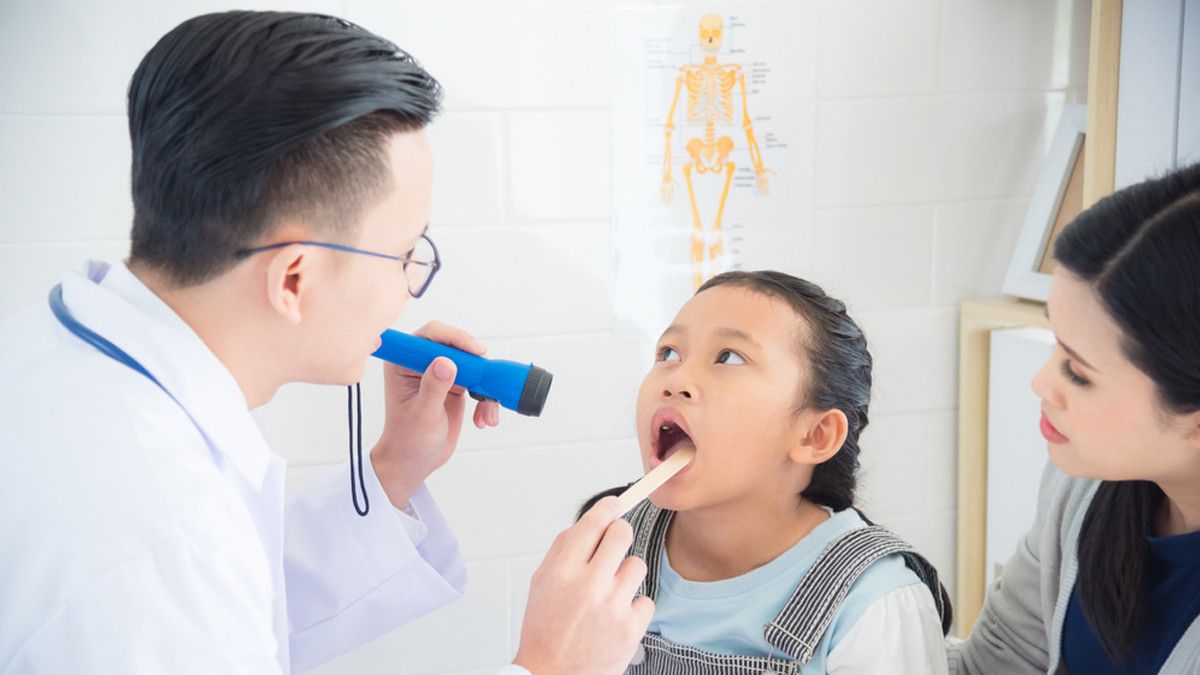 Kenali Kapan Anak Perlu Operasi Amandel? - KlikDokter
