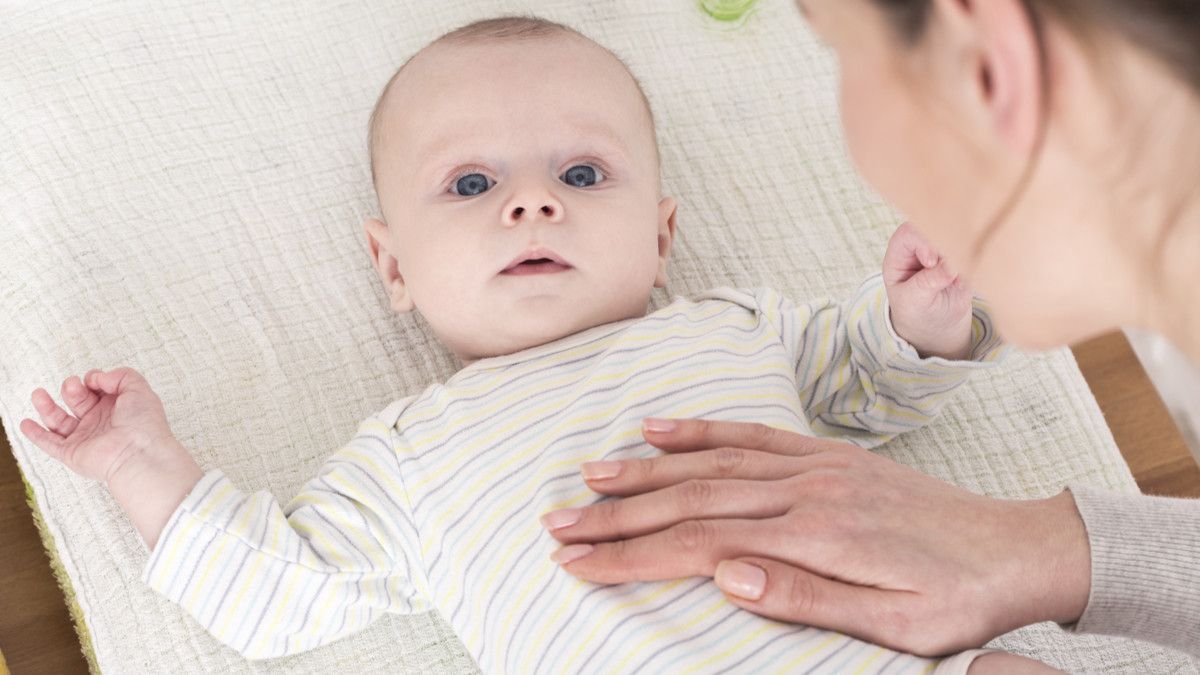 Bayi Sering Kentut, Normal atau Tidak? - KlikDokter