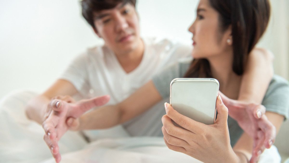 Curiga Berlebihan, Benarkah Tanda Gangguan Paranoid? - KlikDokter