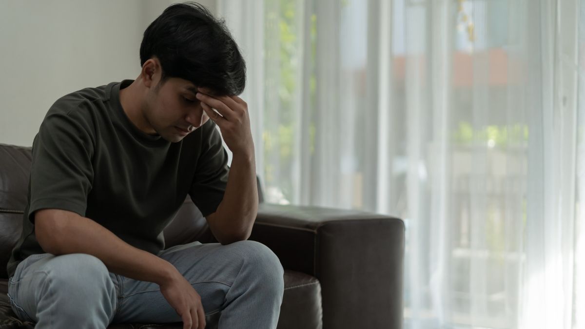 5 Cara Mengatasi Perasaan Sensitif atau Baperan - KlikDokter