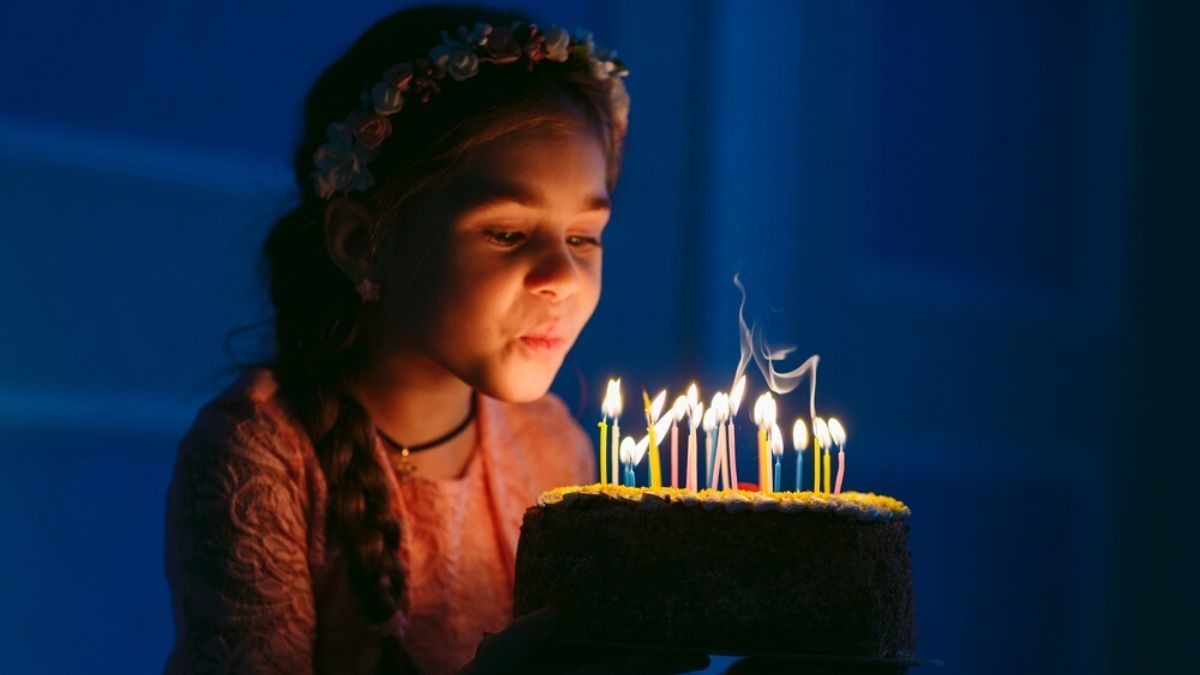 Rayakan Hari Lahir? Hati-hati, Ini Bahaya Tiup Lilin saat Ulang Tahun ...