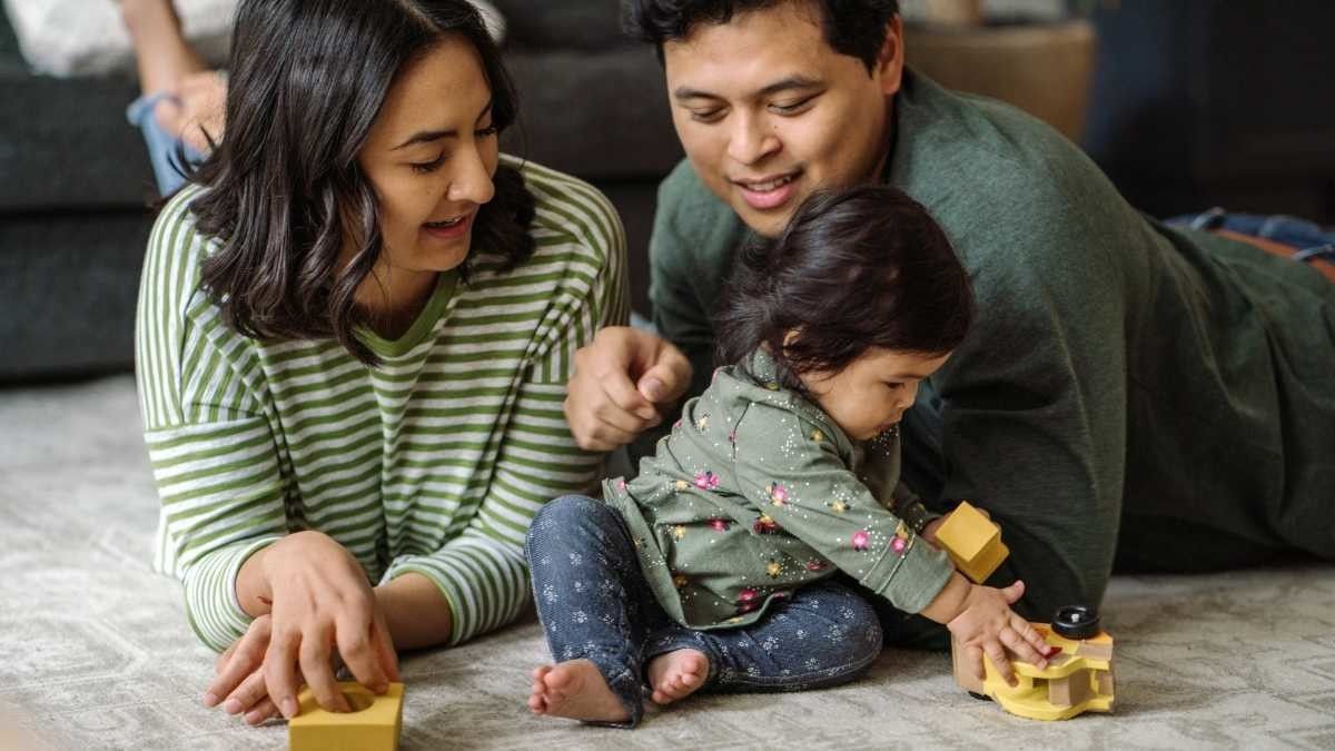 Pola Asuh Otoritatif: Ciri, dan Dampaknya pada Anak - KlikDokter