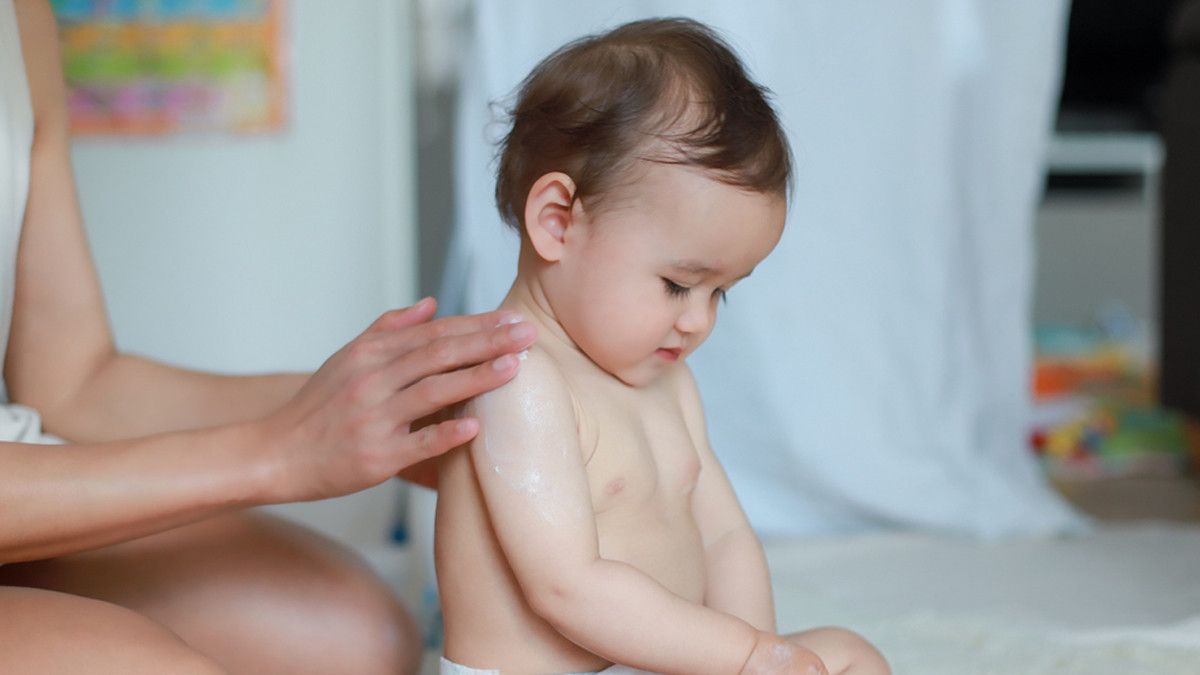 Cara Menghilangkan Panu Pada Anak, Bagaimana Pengobatannya? - KlikDokter