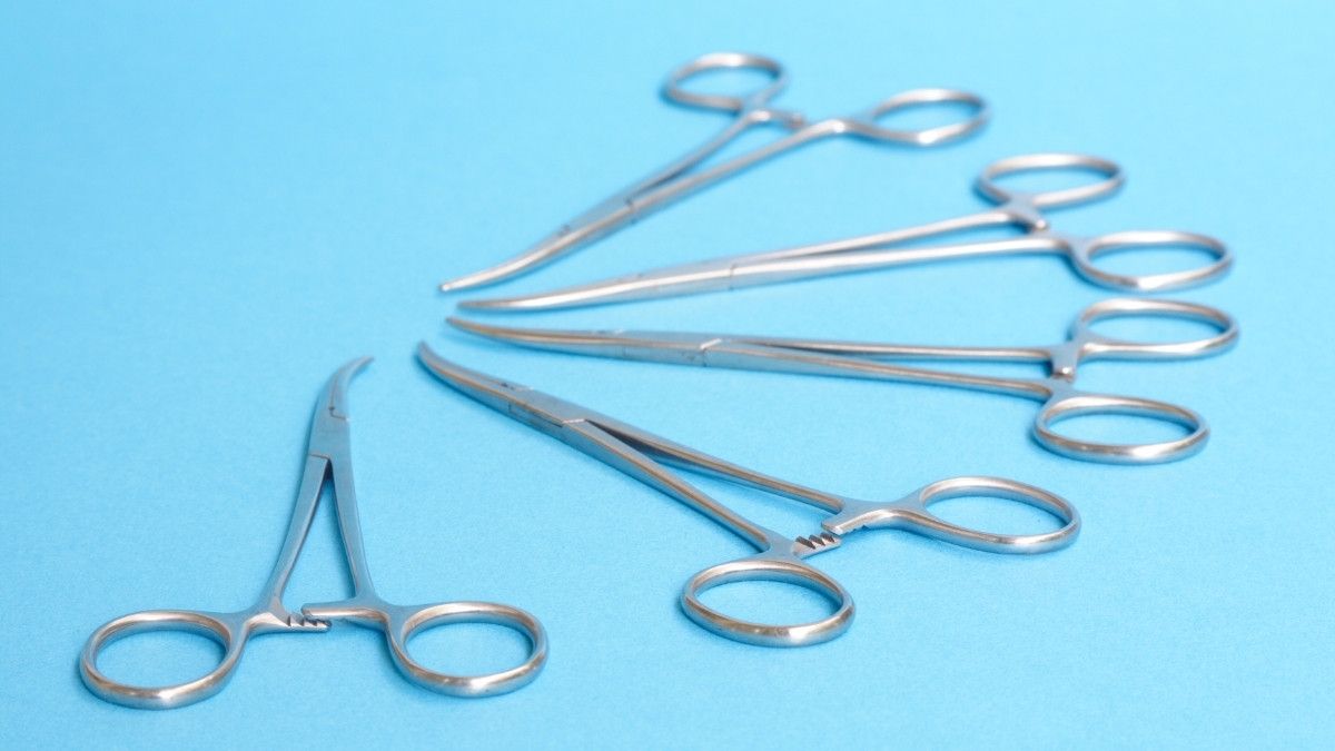 Mengenal Alat Forceps untuk Bantu Proses Persalinan Normal - KlikDokter