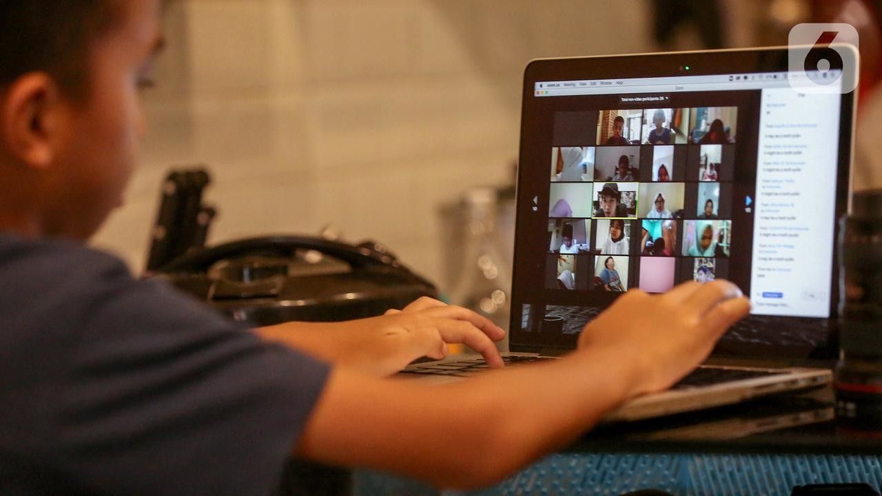 Dampingi Anak yang Belajar Online Memang Penuh Tantangan - KlikDokter