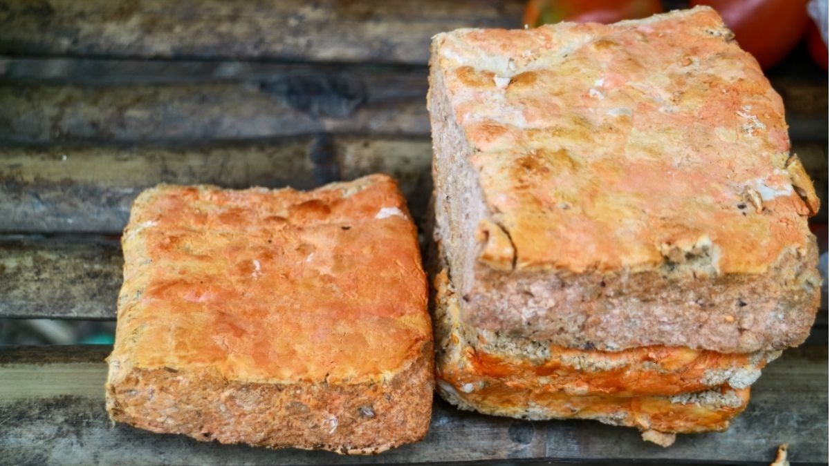 Awas, Makan Oncom Dapat Menimbulkan Efek Samping Serius! - KlikDokter