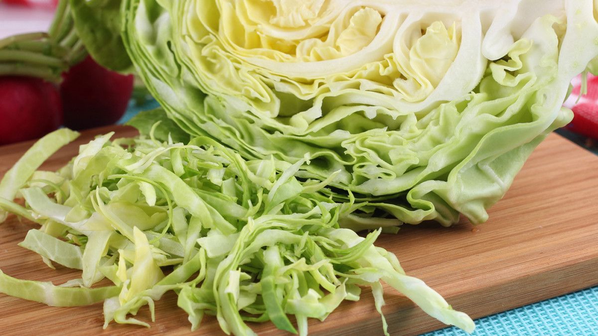 Waspada, Ini 5 Bahaya Kubis Jika Dikonsumsi Berlebihan - KlikDokter