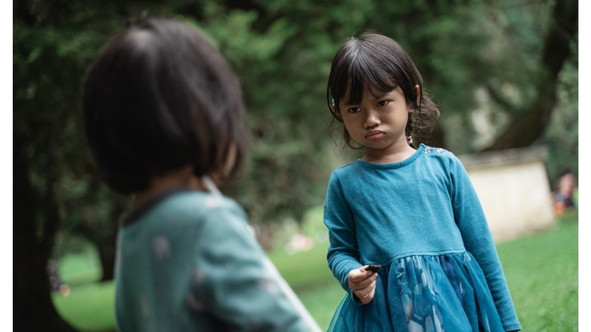 Tips Membantu Anak Mengatasi Pertengkaran dengan Temannya (Berdasarkan Usianya) - KlikDokter