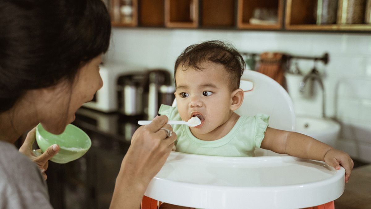 Bunda, Ini Jenis dan Fungsi Sendok Bayi yang Patut Diketahui - KlikDokter