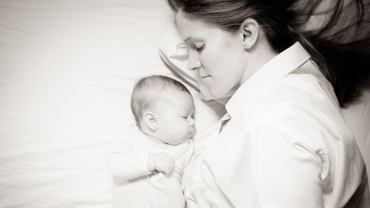 Manfaat Co-Sleeping bagi Bayi dan Orang Tua - KlikDokter