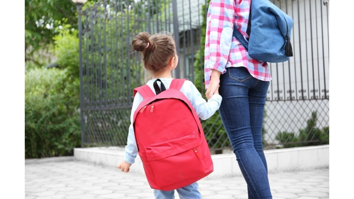 Cemas Saat Anak Kembali Sekolah? Ini Tips Mengatasinya - KlikDokter