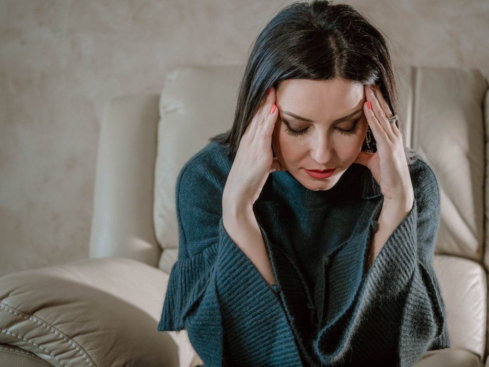 Ciri-Ciri Sakit Kepala karena Stres - KlikDokter