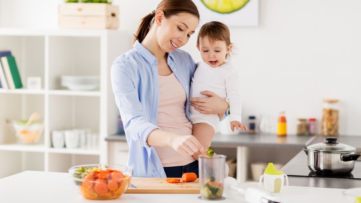 Posisi dan Teknik Menyusui yang Benar dan Aman - KlikDokter