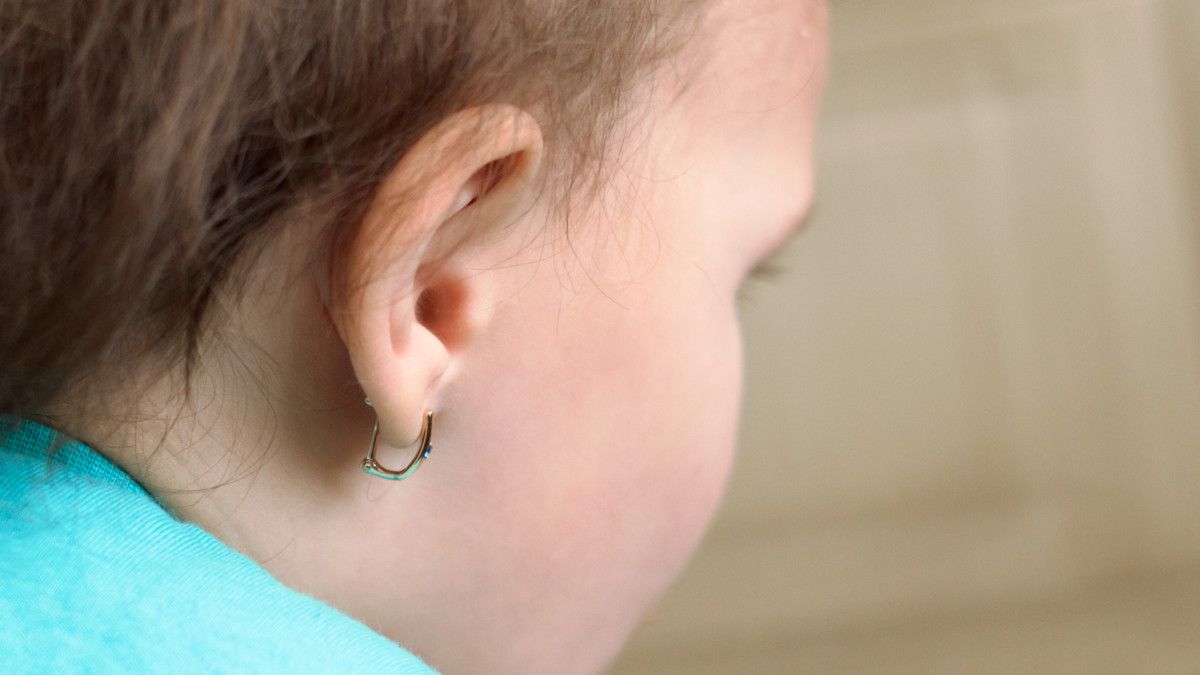 Tindik Bayi, Ini Tips Perawatan yang Paling Tepat - KlikDokter