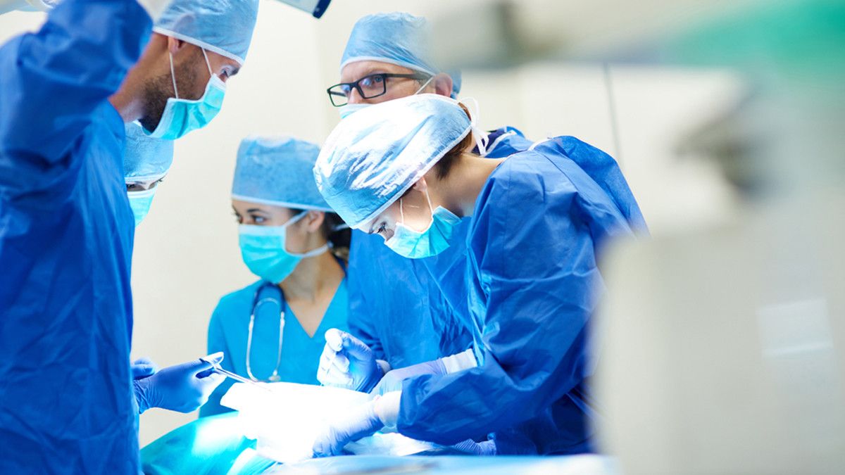 6 Jenis Operasi Ambeien yang Perlu Kamu Tahu - KlikDokter