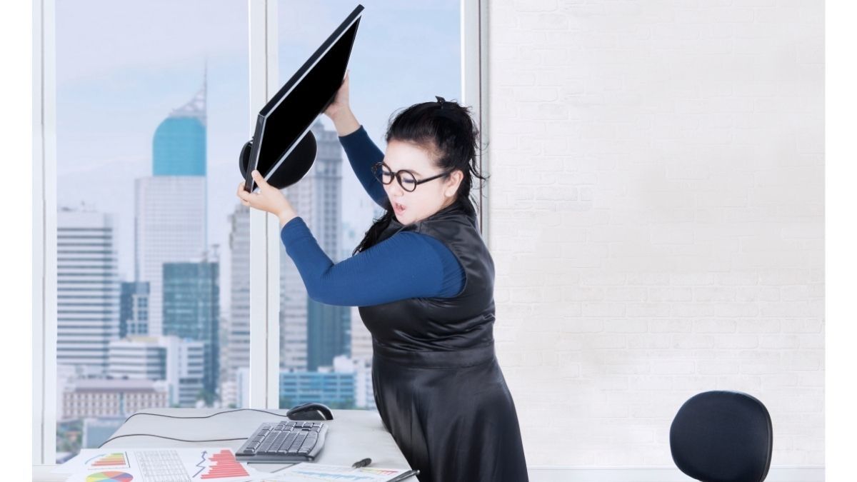 Efektifkah Cara Self-Healing dengan Merusak Barang? - KlikDokter