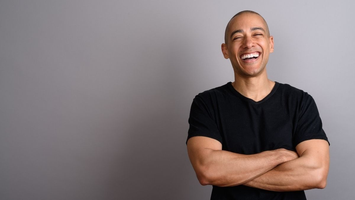 Pria Botak Rentan Alami Gangguan Kesuburan, Benarkah? - KlikDokter