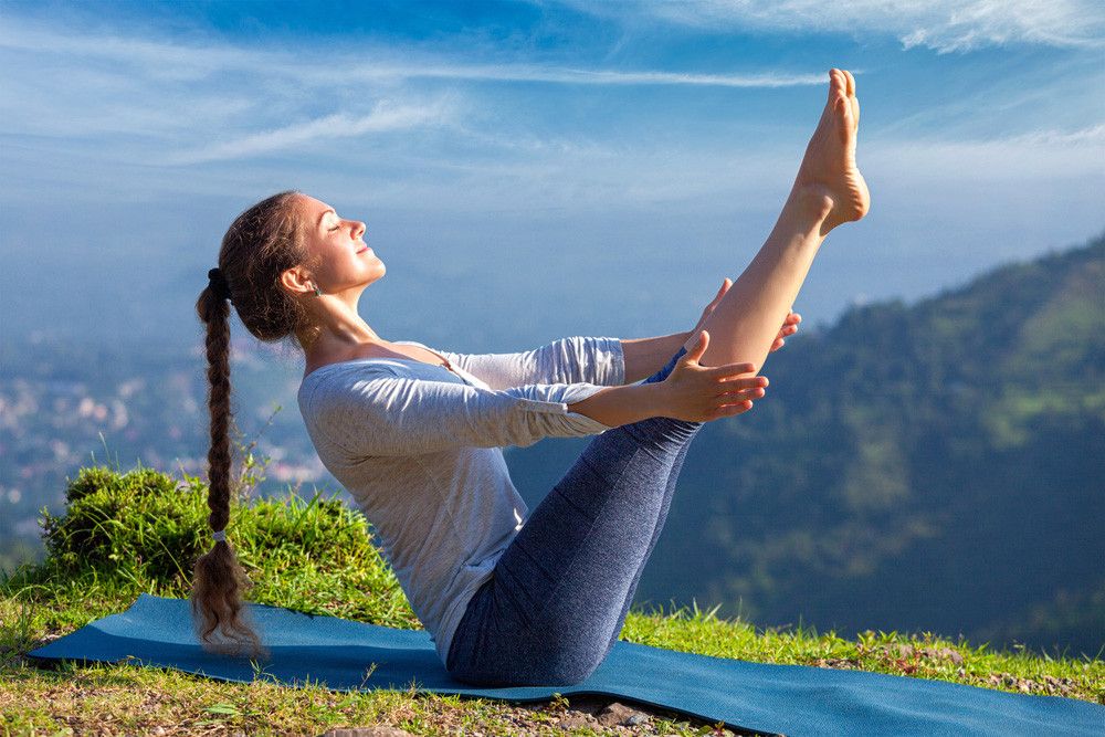 6 Pose Yoga Untuk Meningkatkan Stamina - KlikDokter