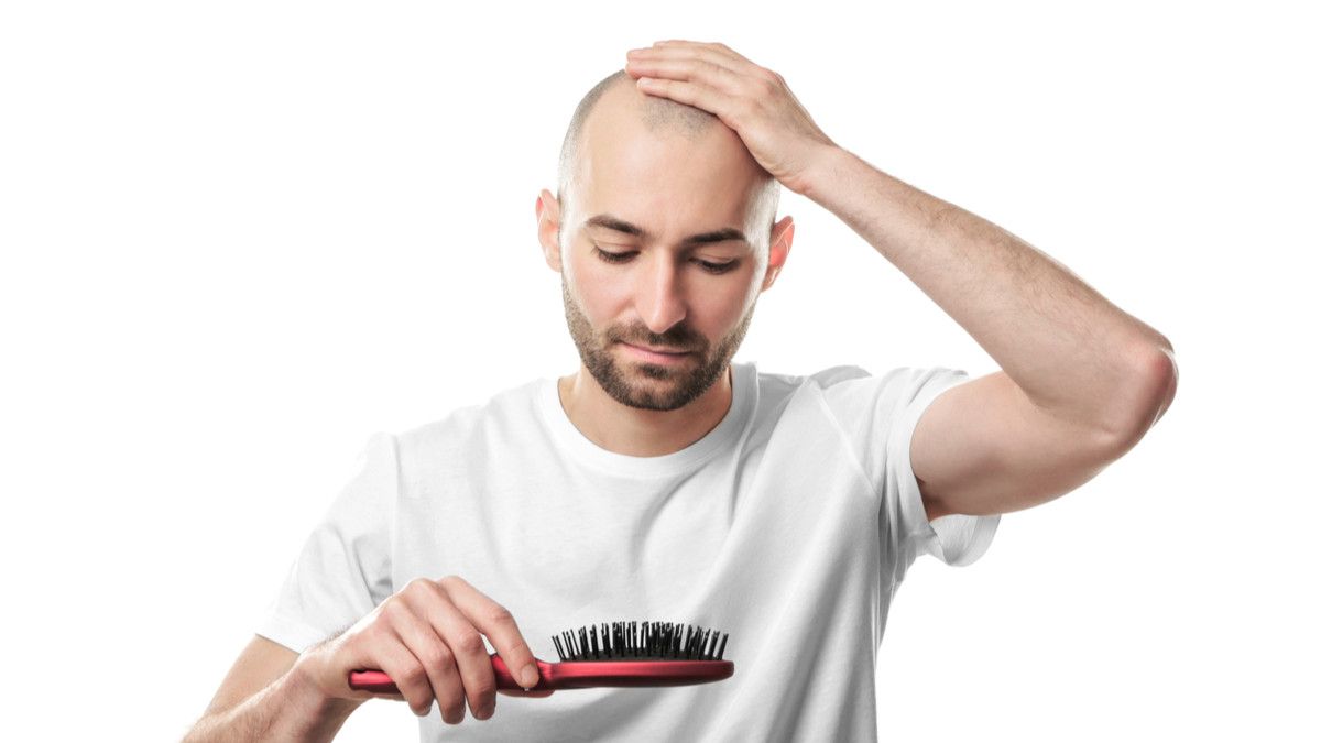 4 Kebotakan di Usia Muda dan Bagaimana Cara Mengatasinya? - KlikDokter