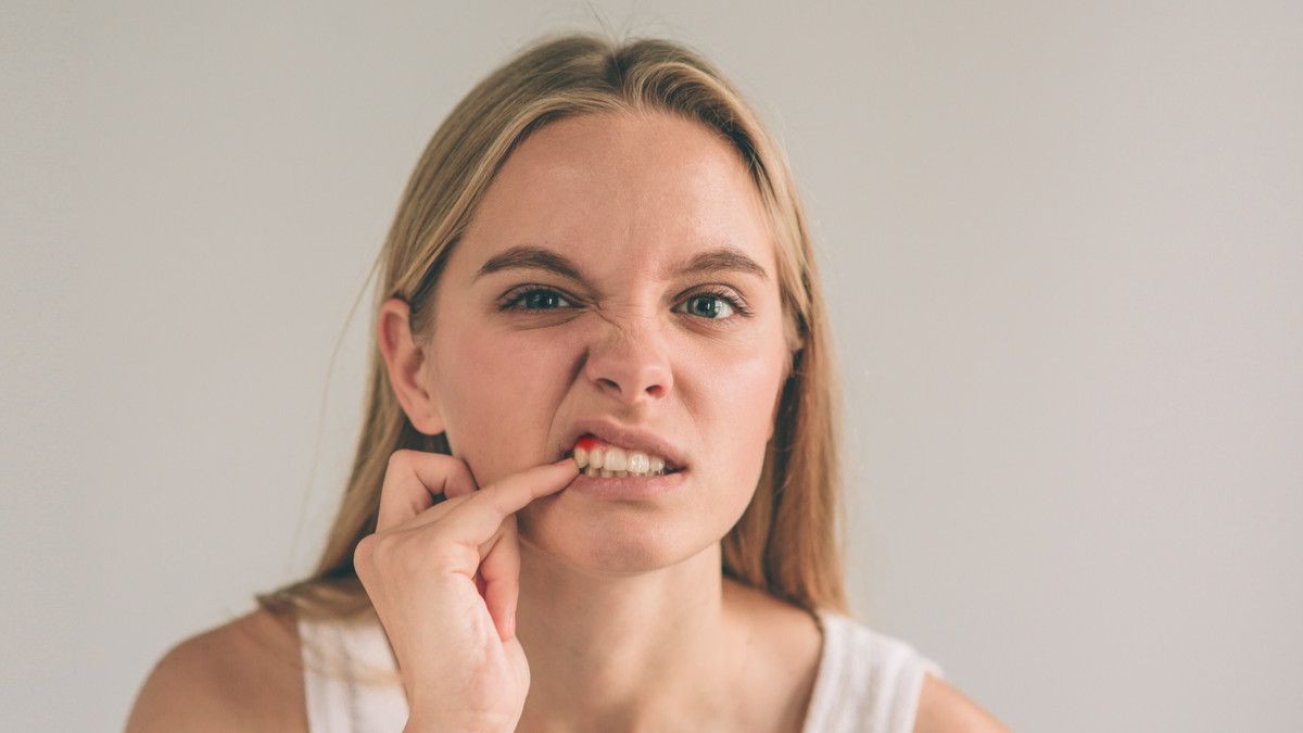 7 Penyakit Berbahaya Ini Harus Diwaspadai Saat Gusi Berdarah - KlikDokter