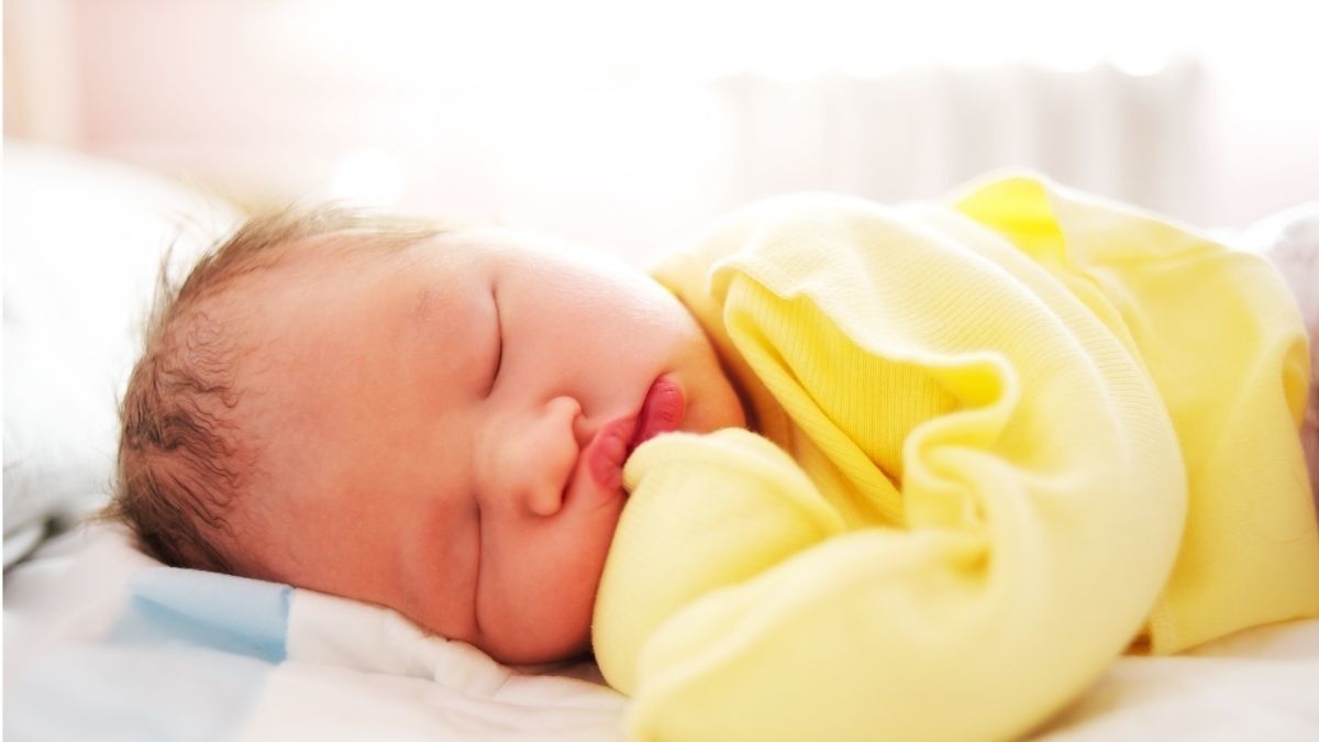 Ibu Wajib Tahu, Ini 5 Penyebab Rambut Bayi Rontok - KlikDokter