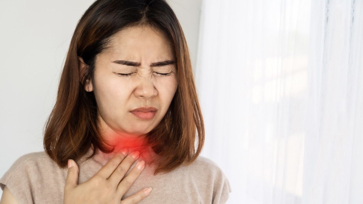 8 Gejala Radang Tenggorokan yang Berbahaya - KlikDokter