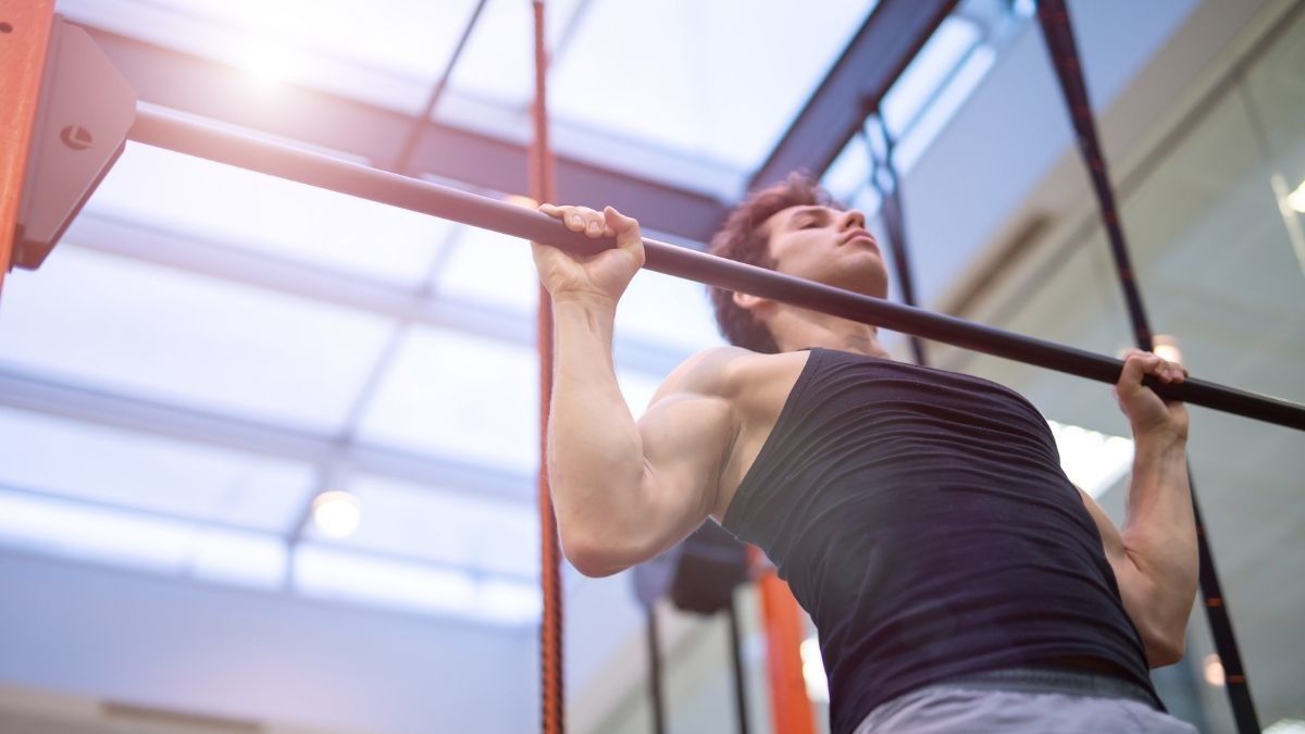 10 Cara Melakukan Pull Up yang Benar dan Lebih Kuat - KlikDokter