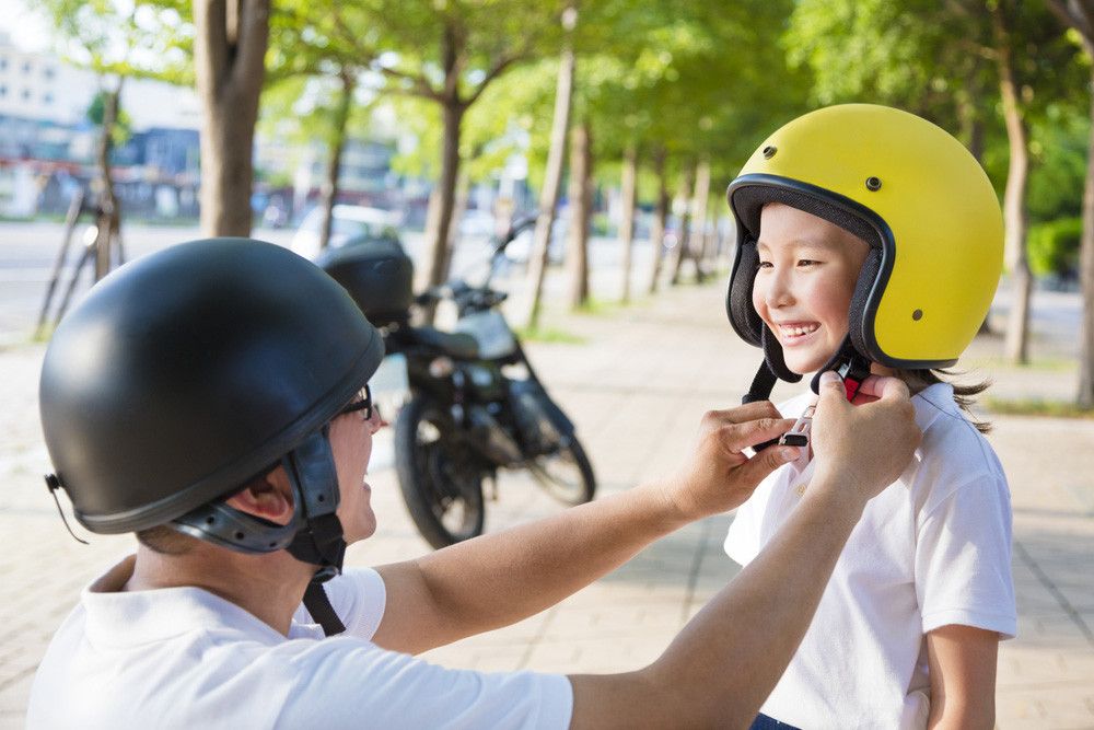 5 Tips Aman Berkendara Motor - KlikDokter