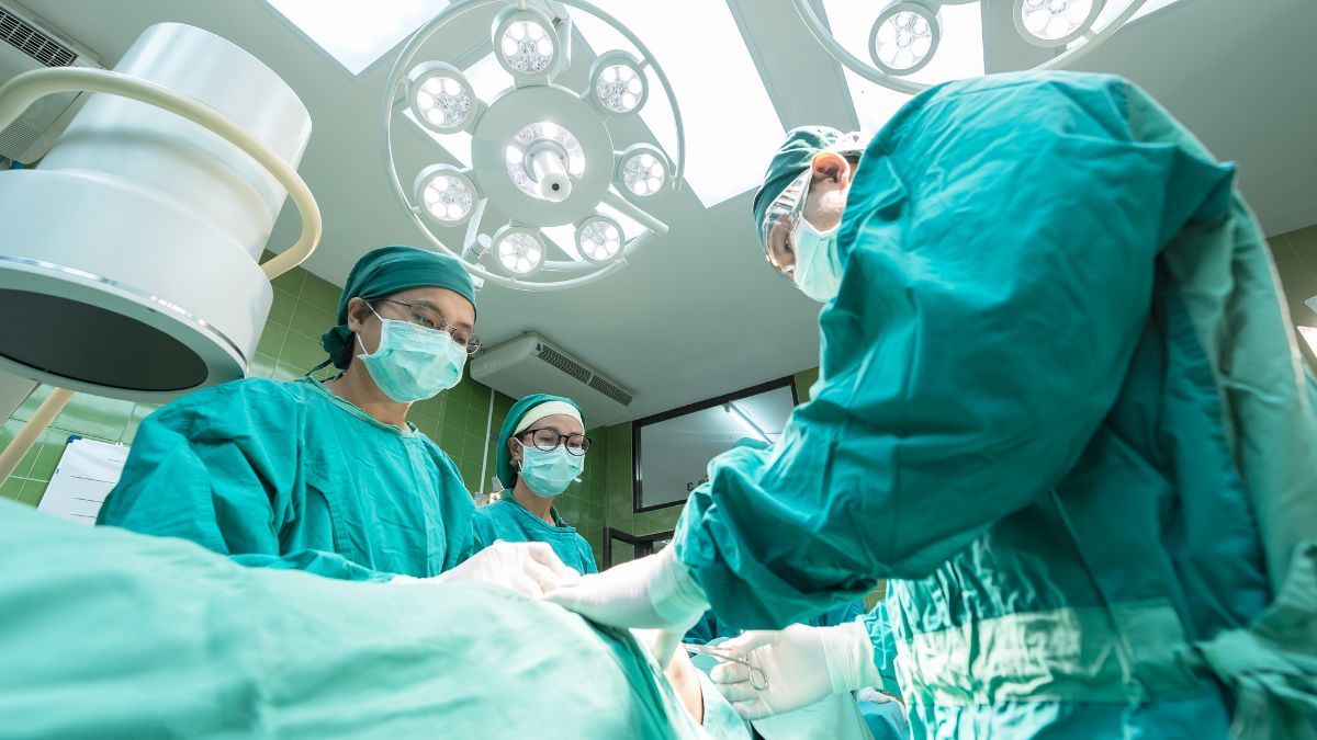 Begini 4 Tahapan Operasi Kista Ovarium pada Wanita - KlikDokter