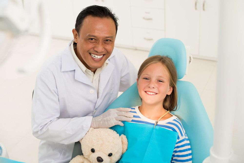6 Trik agar Anak Berani ke Dokter Gigi - KlikDokter